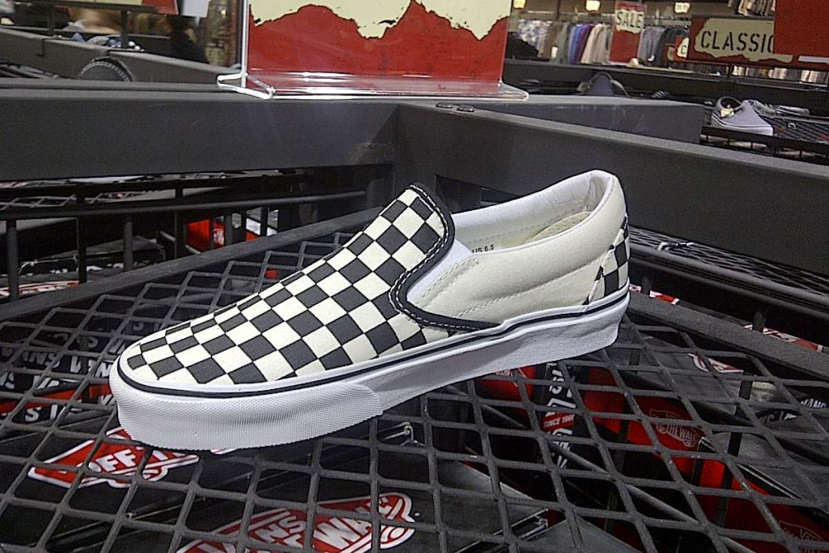 Vans Return Policy: Simplified - PaperBeez